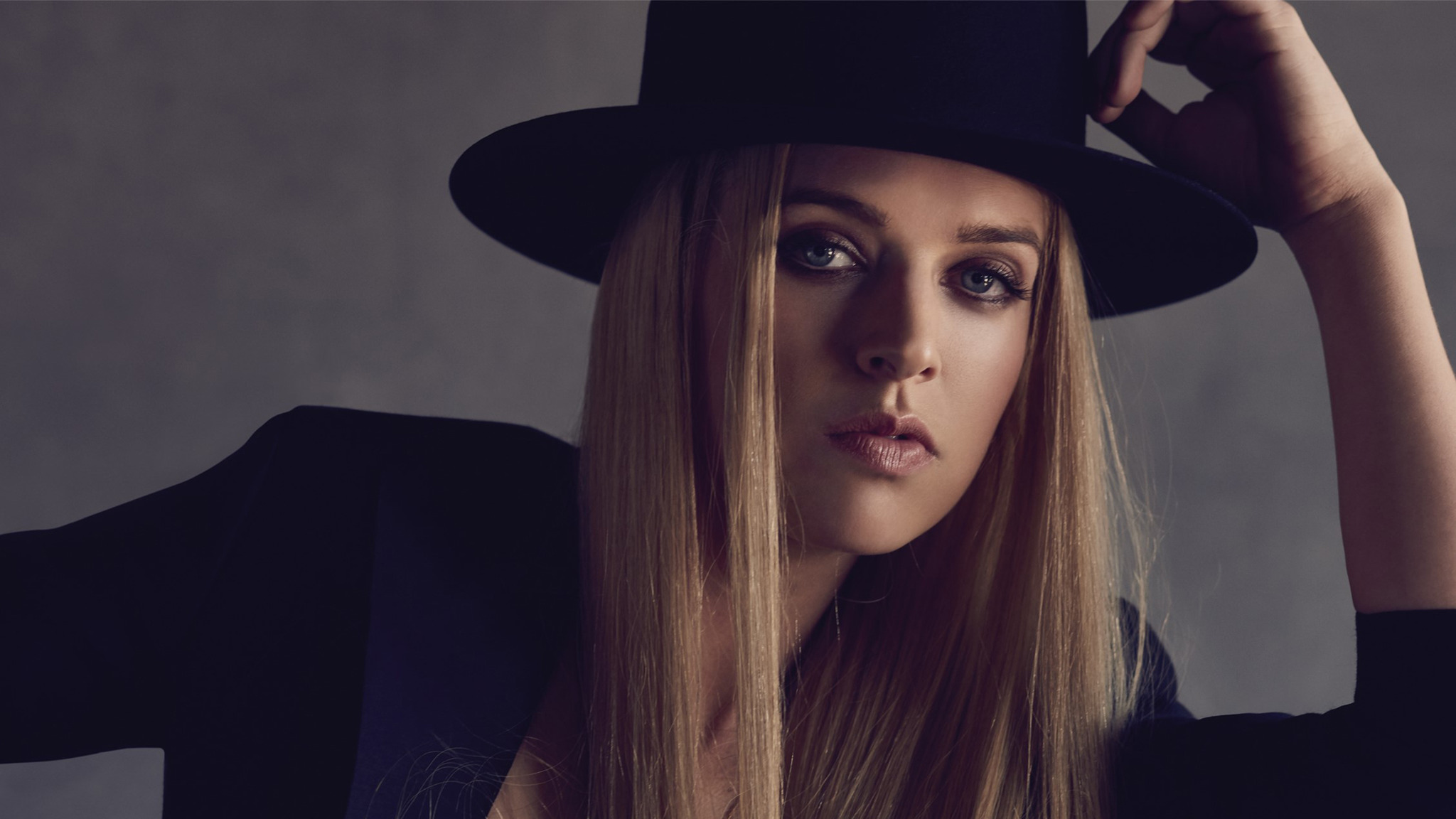 ZZ Ward Steps It Up A Notch With 'The Storm' (INTERVIEW) - Glide Magazine