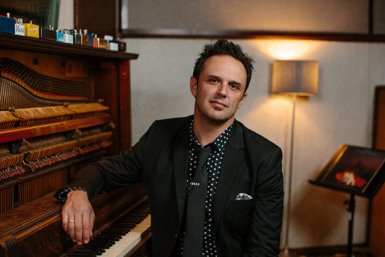 Mark Erelli Makes a 'Mixtape' That Still Matters (INTERVIEW) - Glide ...