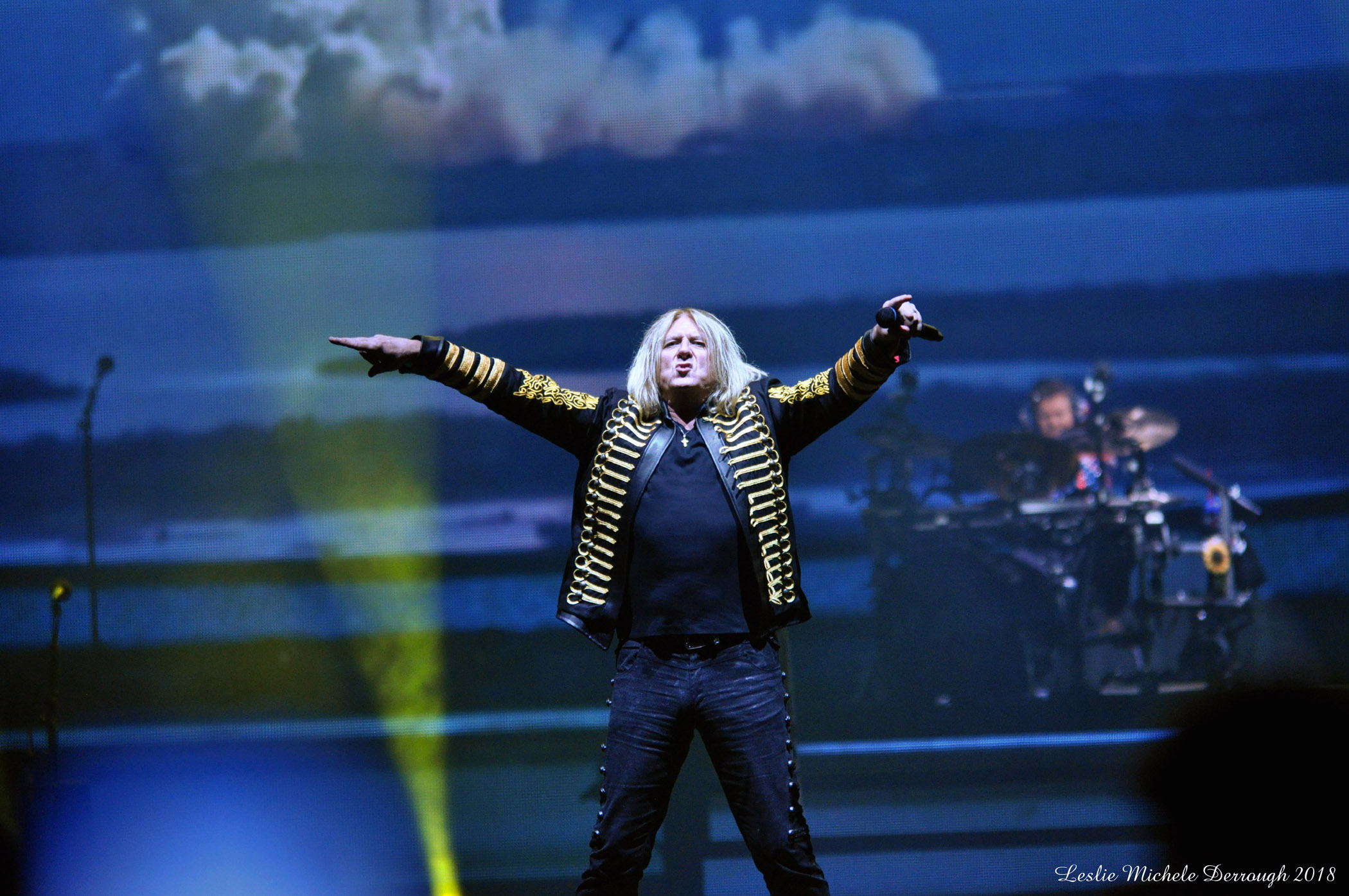 Def Leppard & Journey Land In New Orleans & Roll Out Big Choruses ...