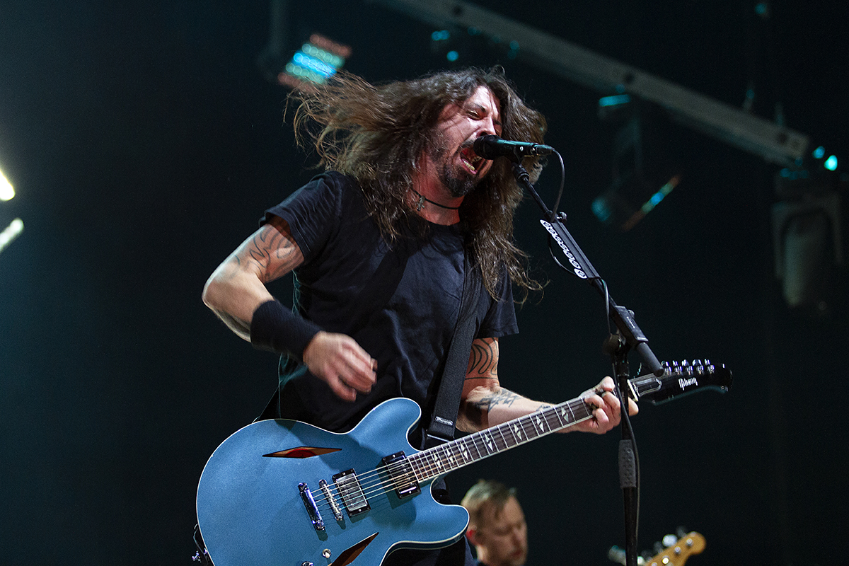 Happy 50th Birthday Dave Grohl (Watch Foo Fighters Live '97) - Glide ...