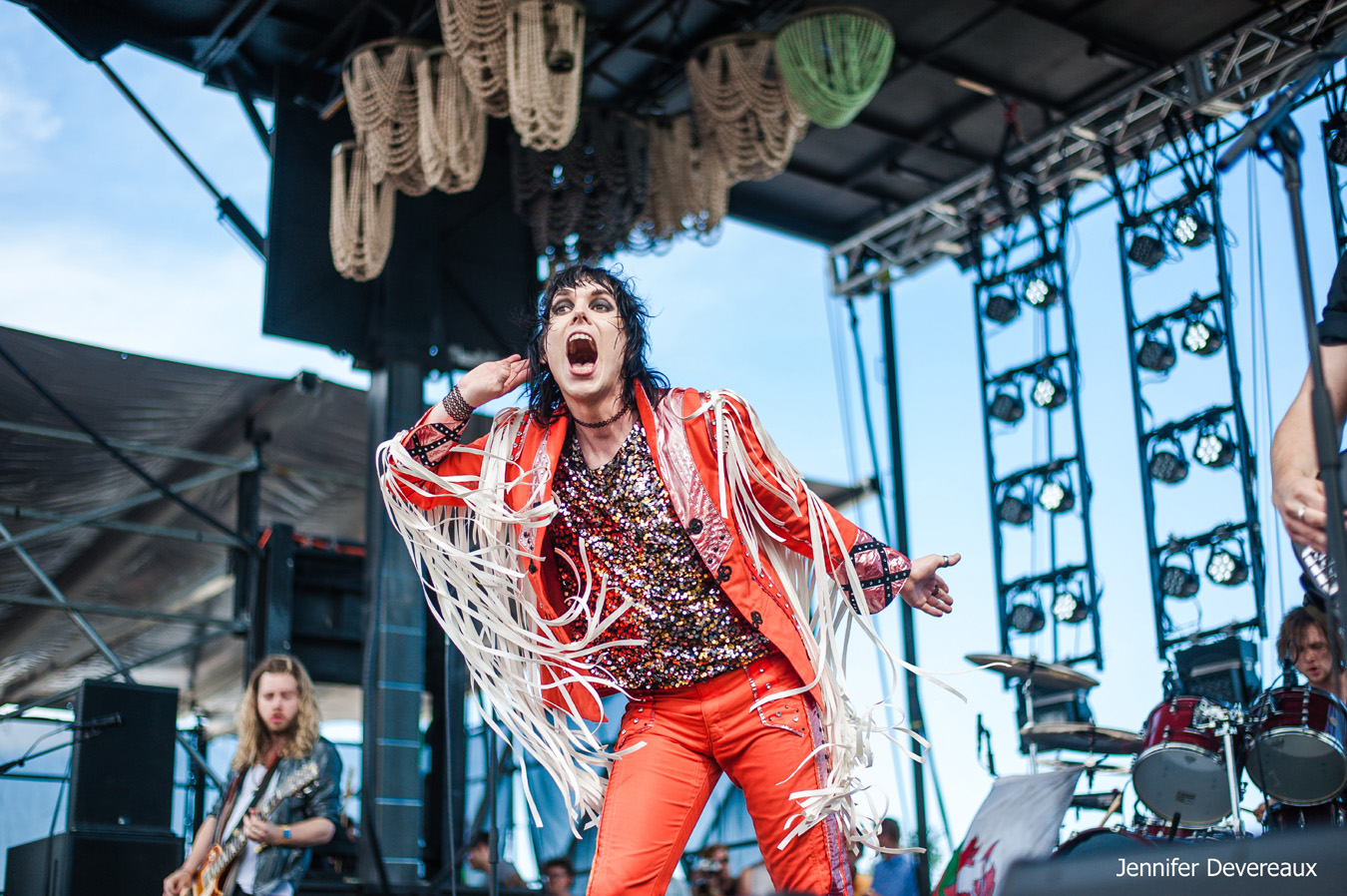 Frontman Luke Spiller Of The Struts Talks New LP ' Young & Dangerous ...