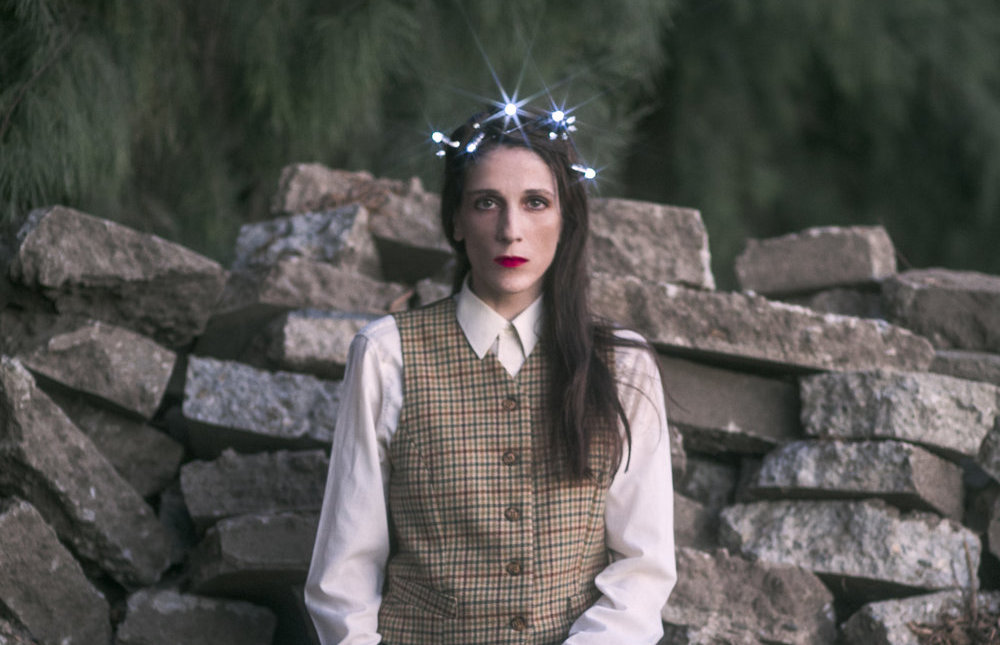 VIDEO PREMIERE: Lisa Papineau Braves the Storm With Orchestral Folk ...