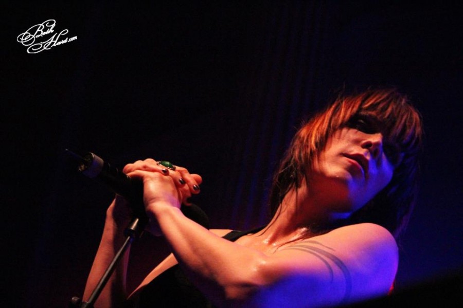 Beth Hart Is Rock's New Blues Queen (INTERVIEW) - Glide Magazine